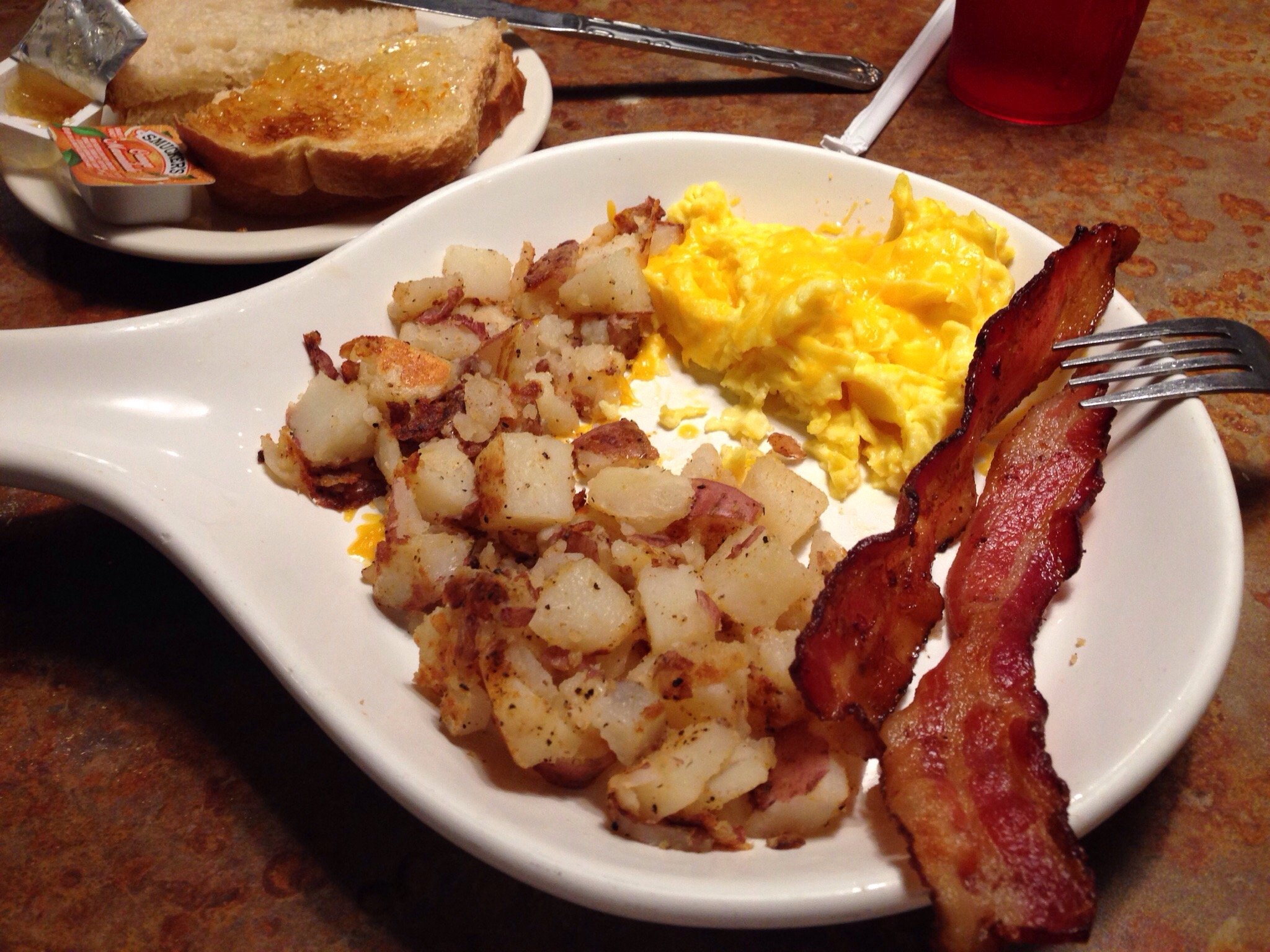 Huckleberrys Restaurant - Best Food | Delivery | Menu | Coupons
